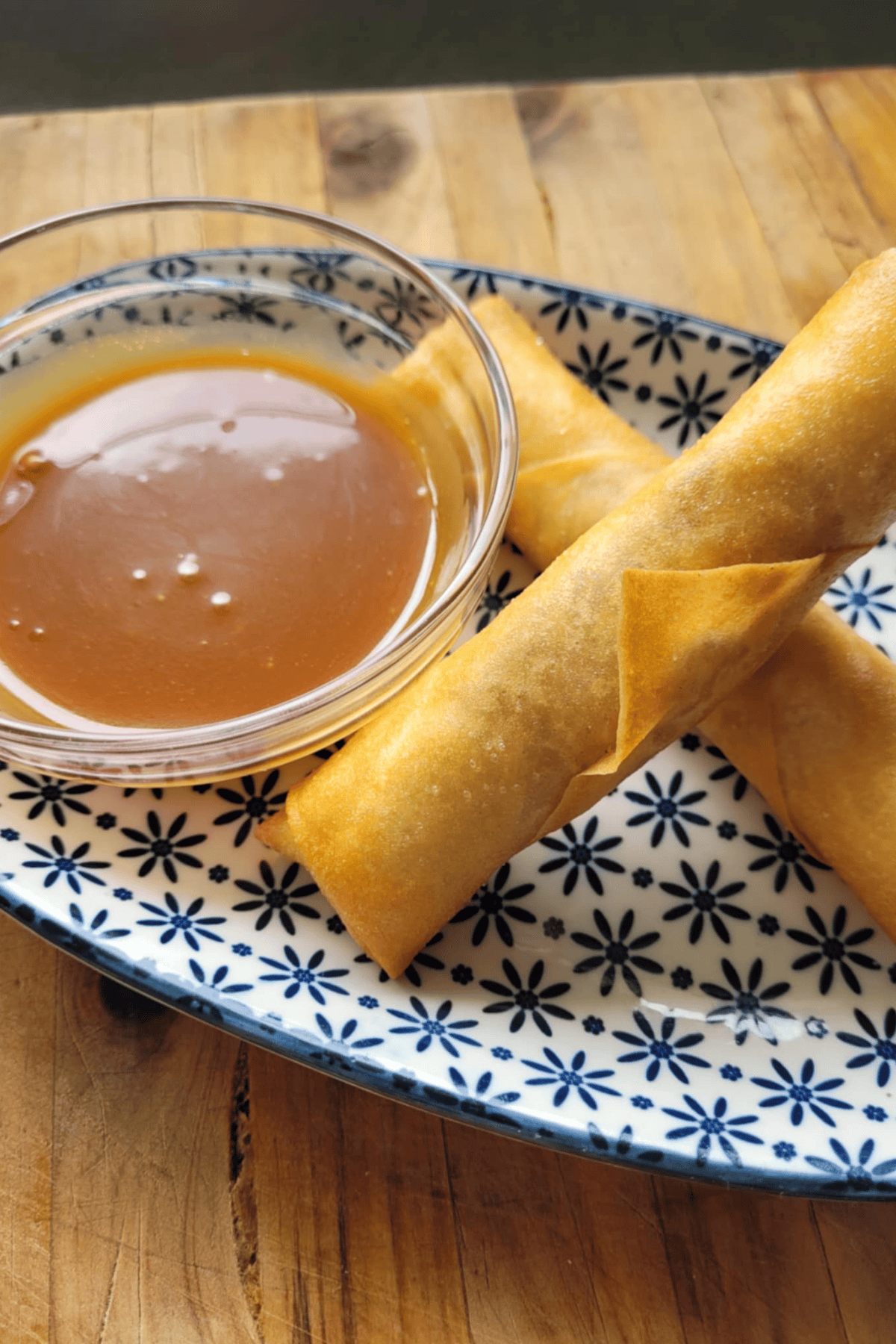 Incredible Apple Pie Spring Rolls - Farmer's Wife Homestead