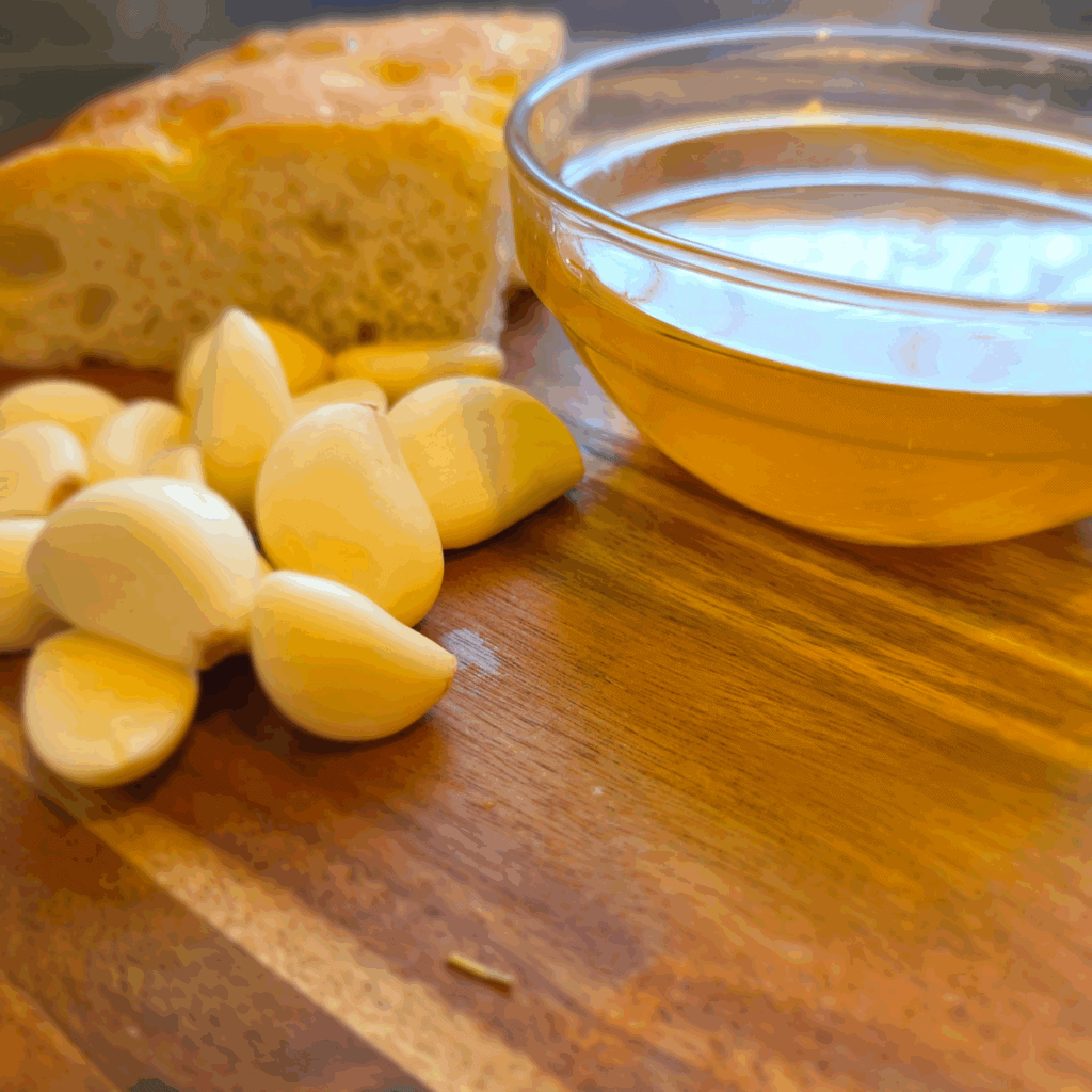 How to Make Simple Homemade Garlic Oil – 2 Ingredients - Farmer's Wife ...