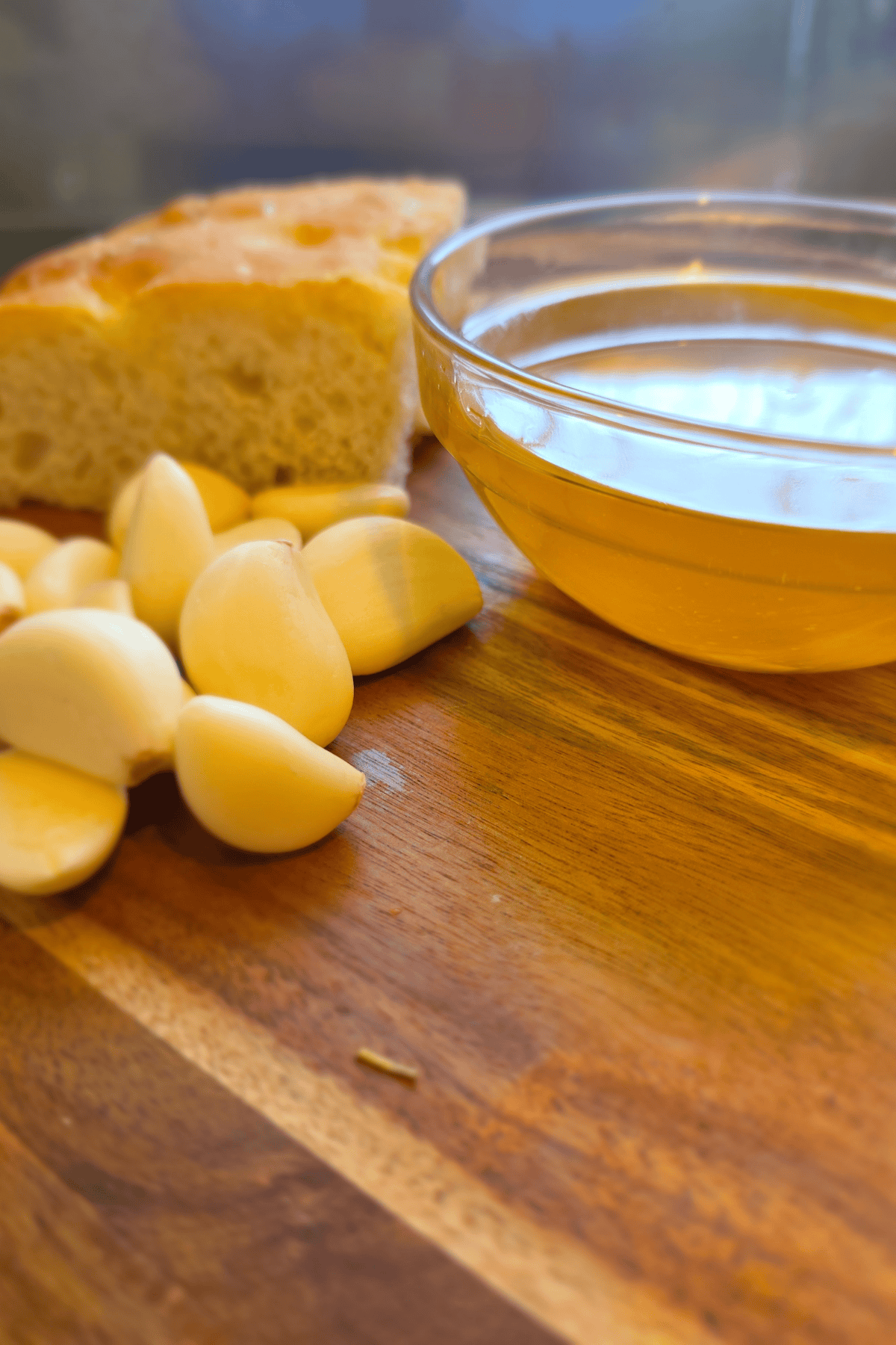 How to Make Simple Homemade Garlic Oil – 2 Ingredients - Farmer's Wife ...